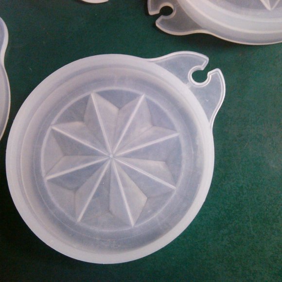 Tupperware | Dining | Tupperware Star Caps Lids 4 | Poshmark